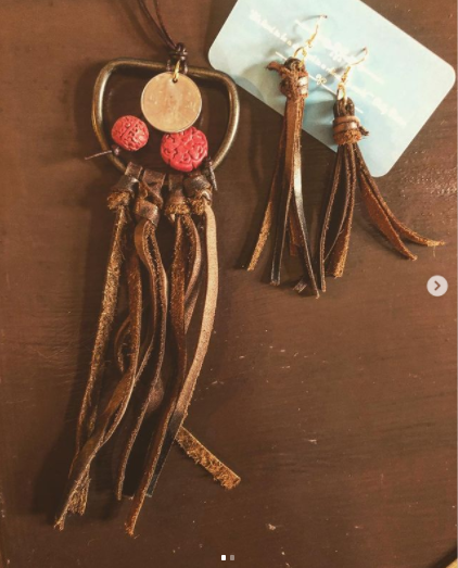 Personalized and Originally Painted Art and Gifts - Leona Creo